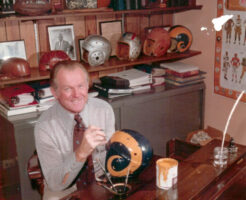 Design Hero: Fred Gehrke, creator of the first football helmet logo ...